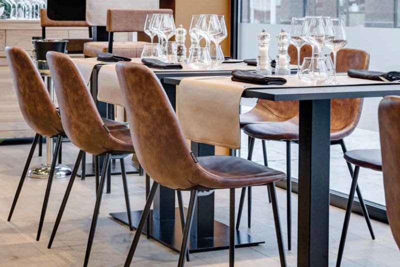 Elegantes Gebrauchte Gastronomie Tische Und Stühle Bild